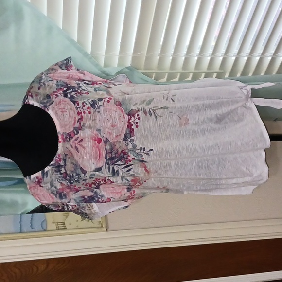 Time and Tru | Tops | Time Tru Xl 618 White Tie Bottom Tee Rose Pattern ...
